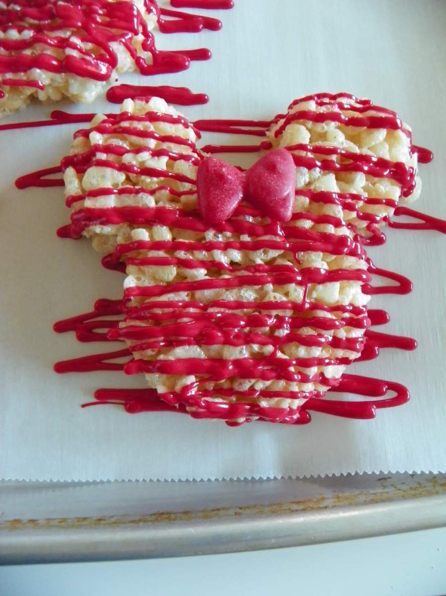 Minnie Mouse Inspired Rice Krispy Treats